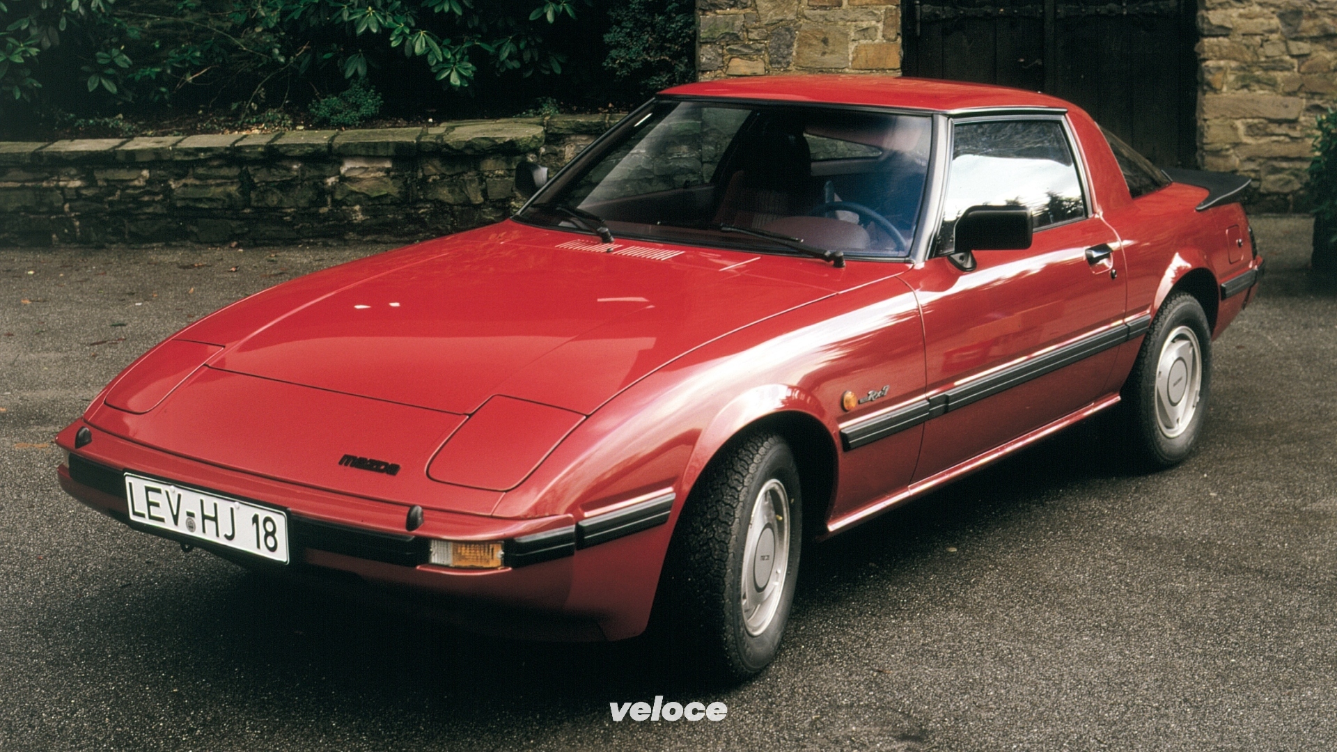 Mazda RX-7: Wankel in chiave sportiva - Veloce