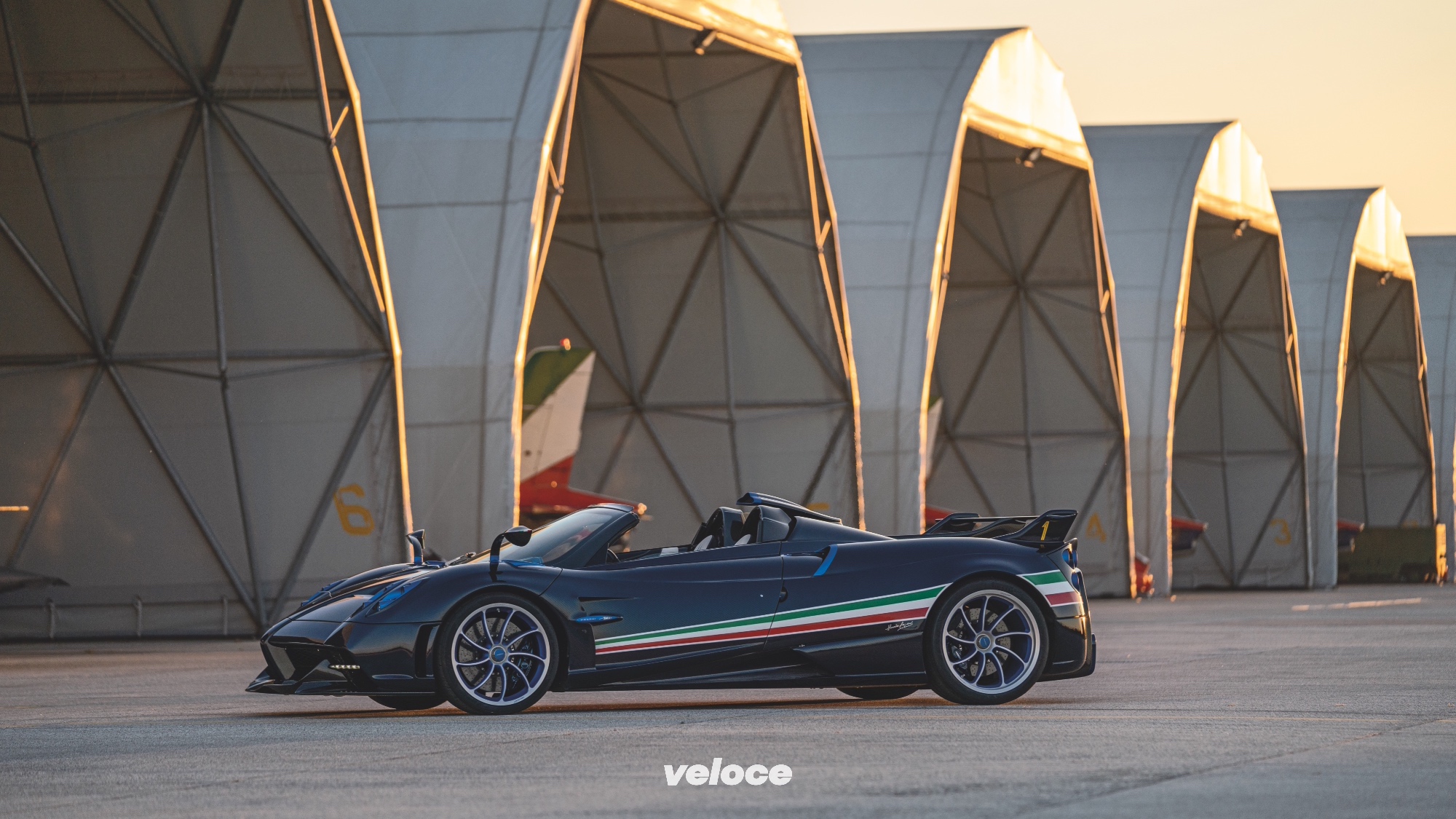 Pagani Huayra Tricolore: un jet per la strada - Veloce