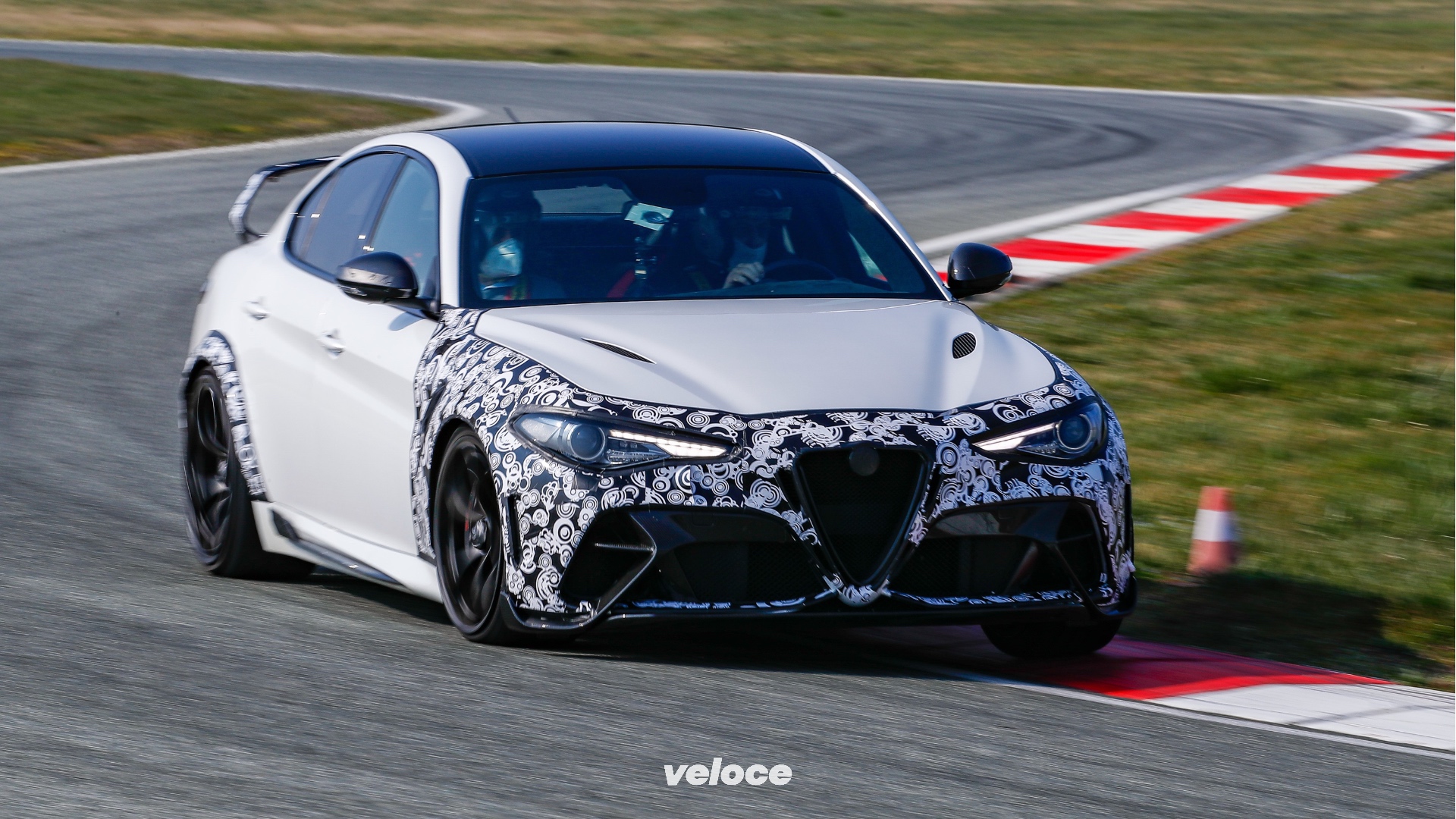 Alfa Romeo Giulia GTA e GTAm: il test in pista - Veloce