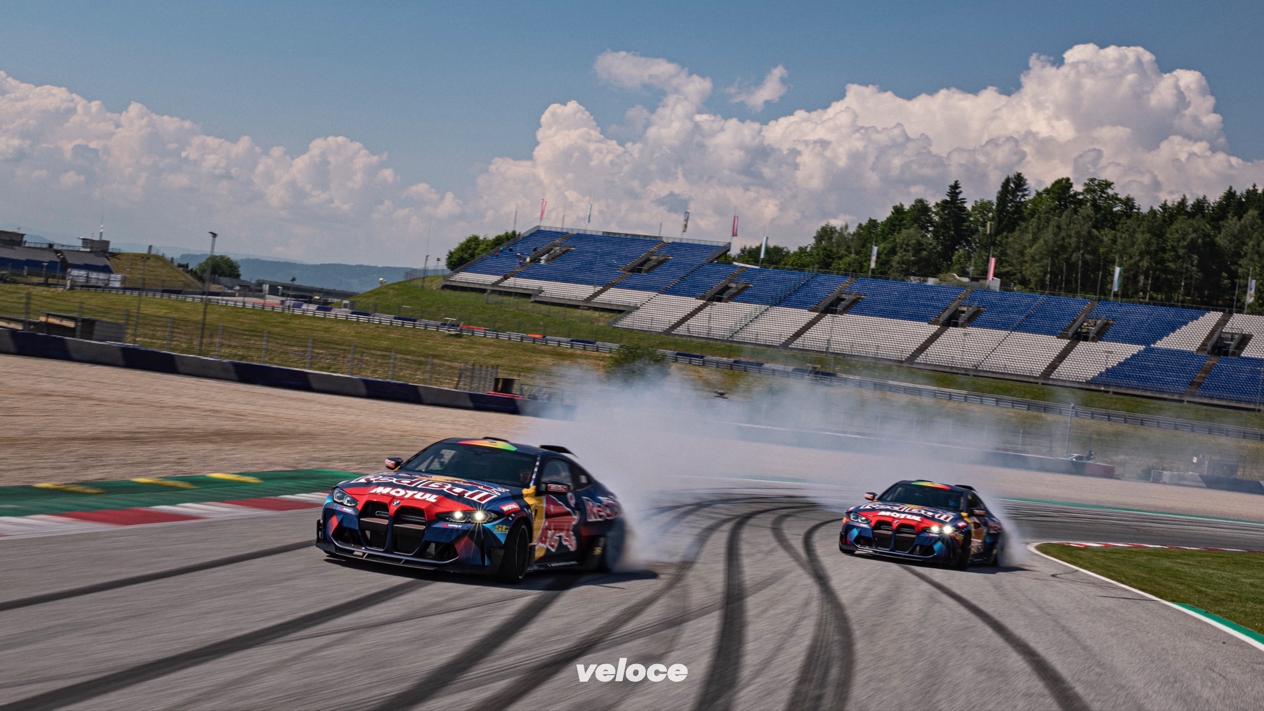La BMW M4 Competition va a fare drifting - Veloce