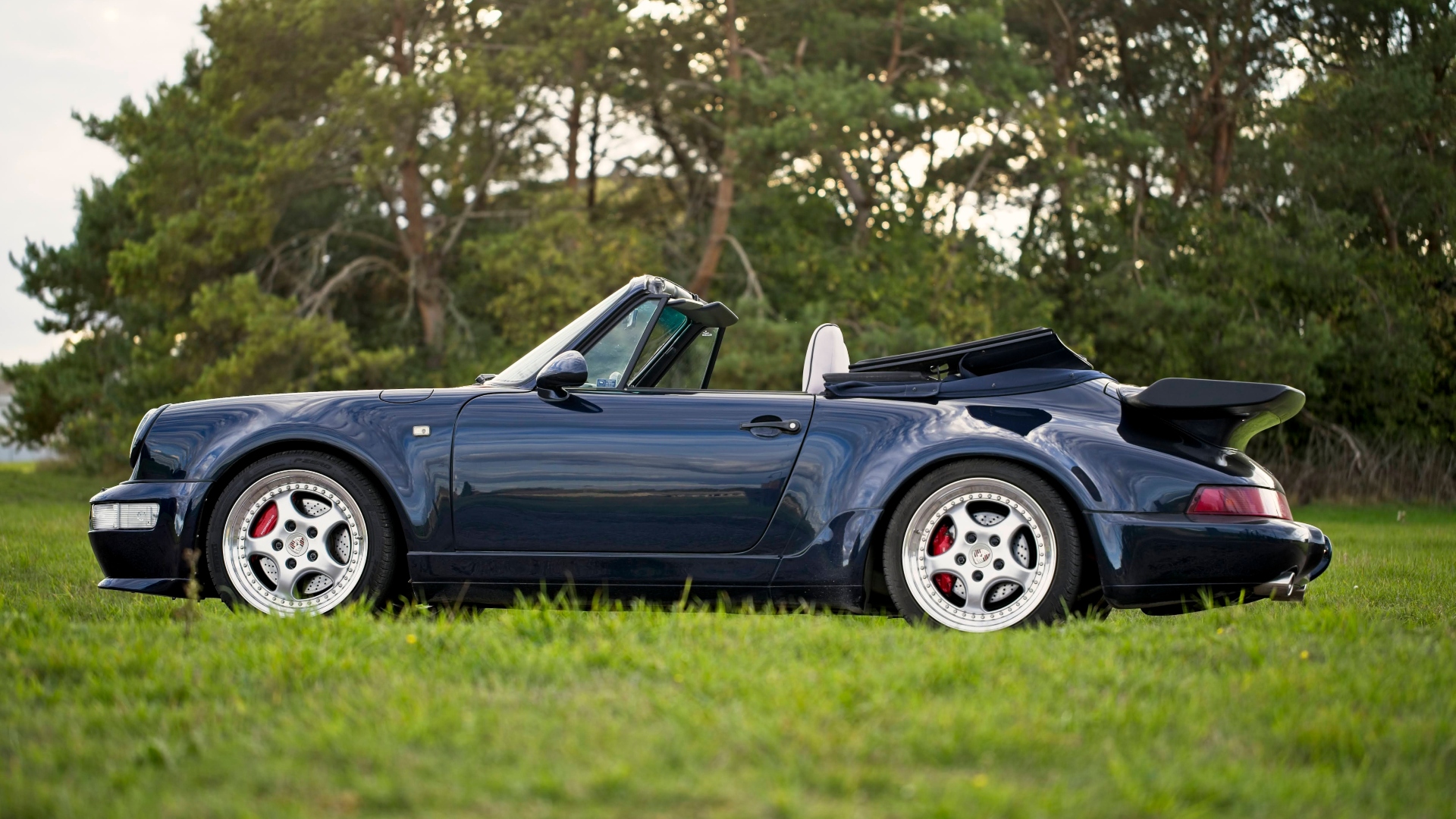 Giovinezza elettrica per una Porsche 964 Cabrio - Veloce