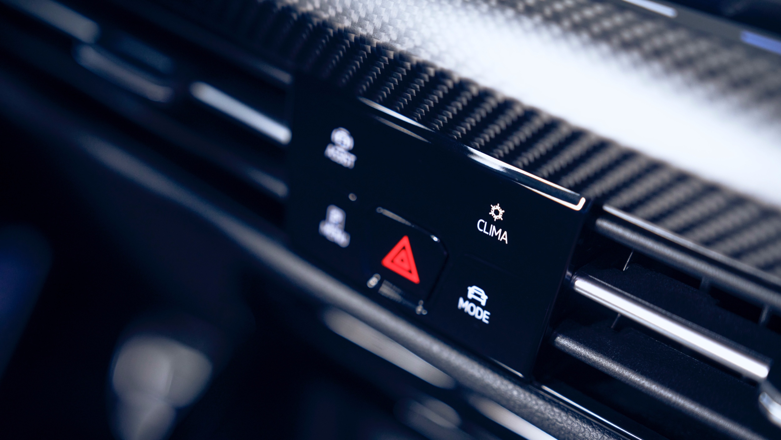 Listino Volkswagen Golf R - prezzo - scheda tecnica - velocità - Veloce