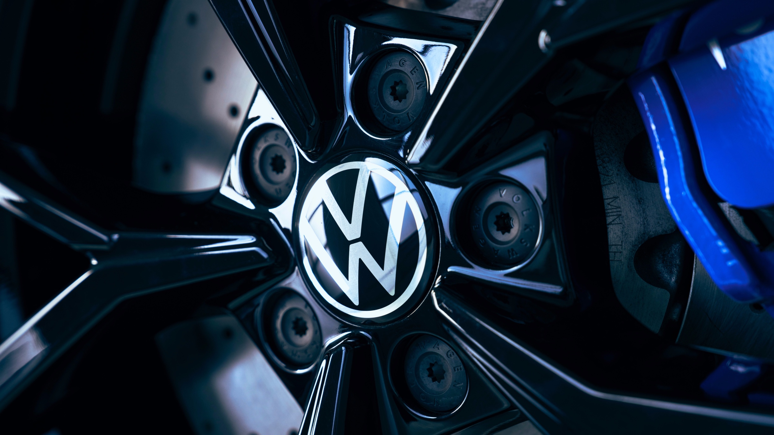 Listino Volkswagen Golf R - prezzo - scheda tecnica - velocità - Veloce