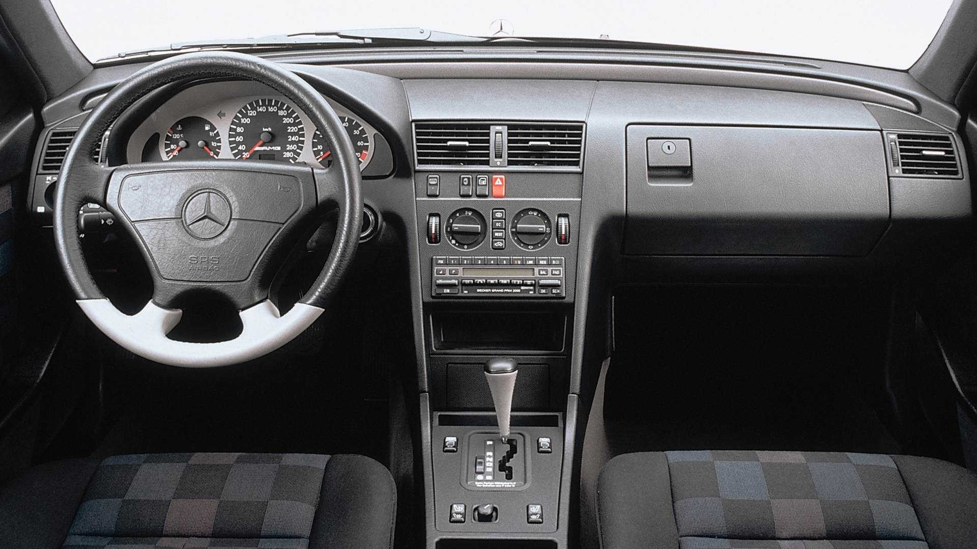 Mercedes C36 AMG: di traverso, con classe - Veloce