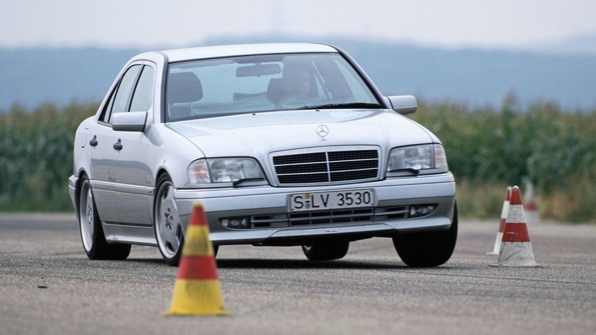 Mercedes C36 AMG: di traverso, con classe - Veloce