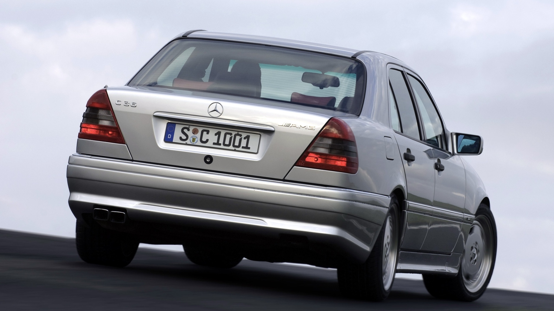 Mercedes C36 AMG: di traverso, con classe - Veloce