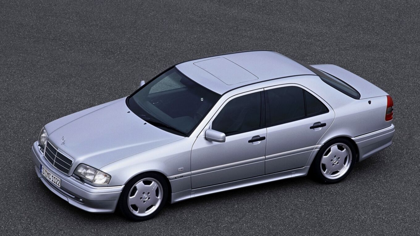 Mercedes C36 AMG: di traverso, con classe - Veloce