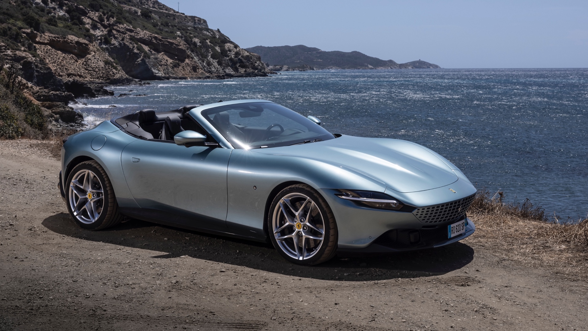 Ferrari Roma Spider: da corsa in abito da sera - Veloce