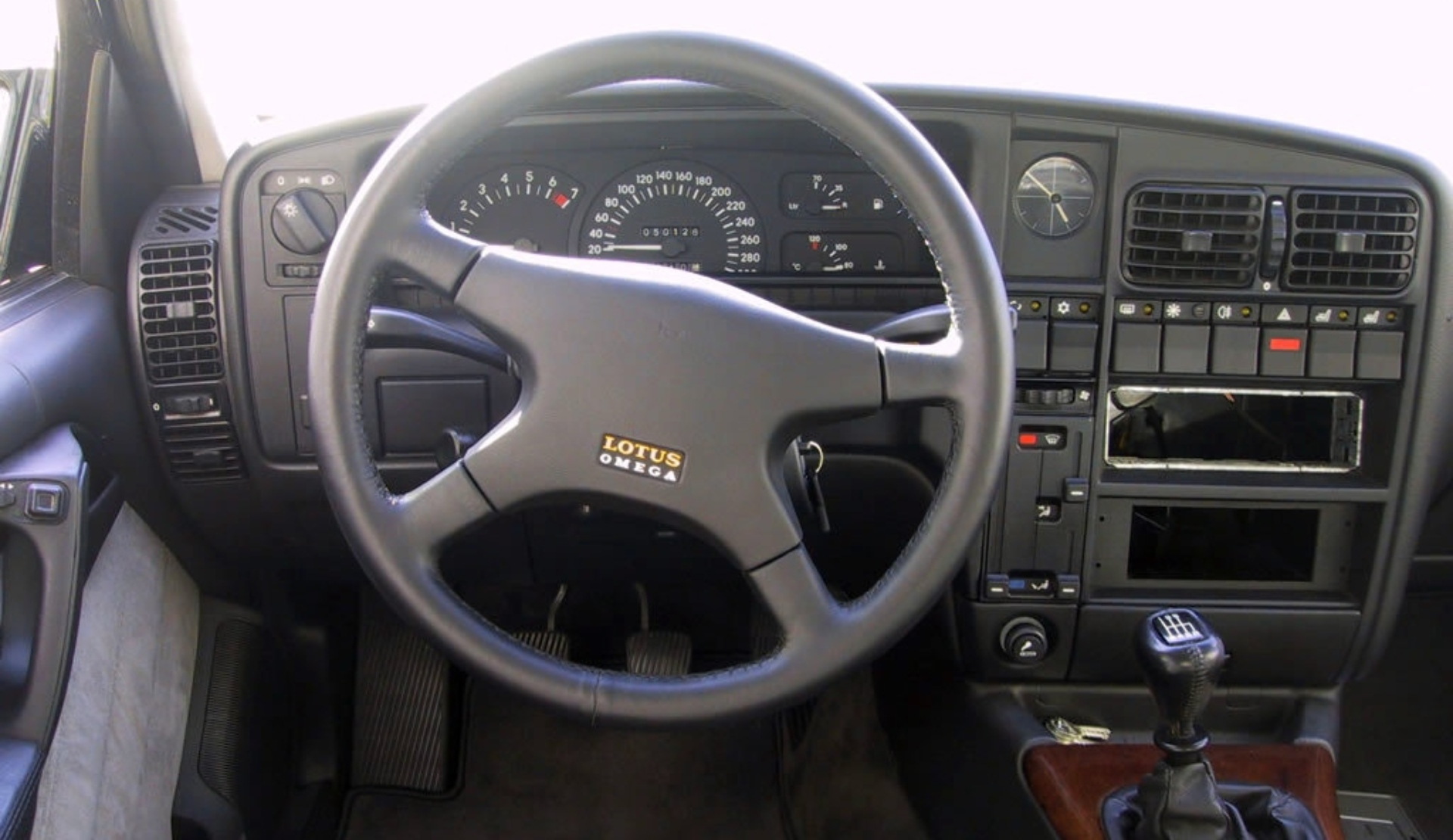 Listino Opel Omega Lotus - prezzo - scheda tecnica - velocità - Veloce