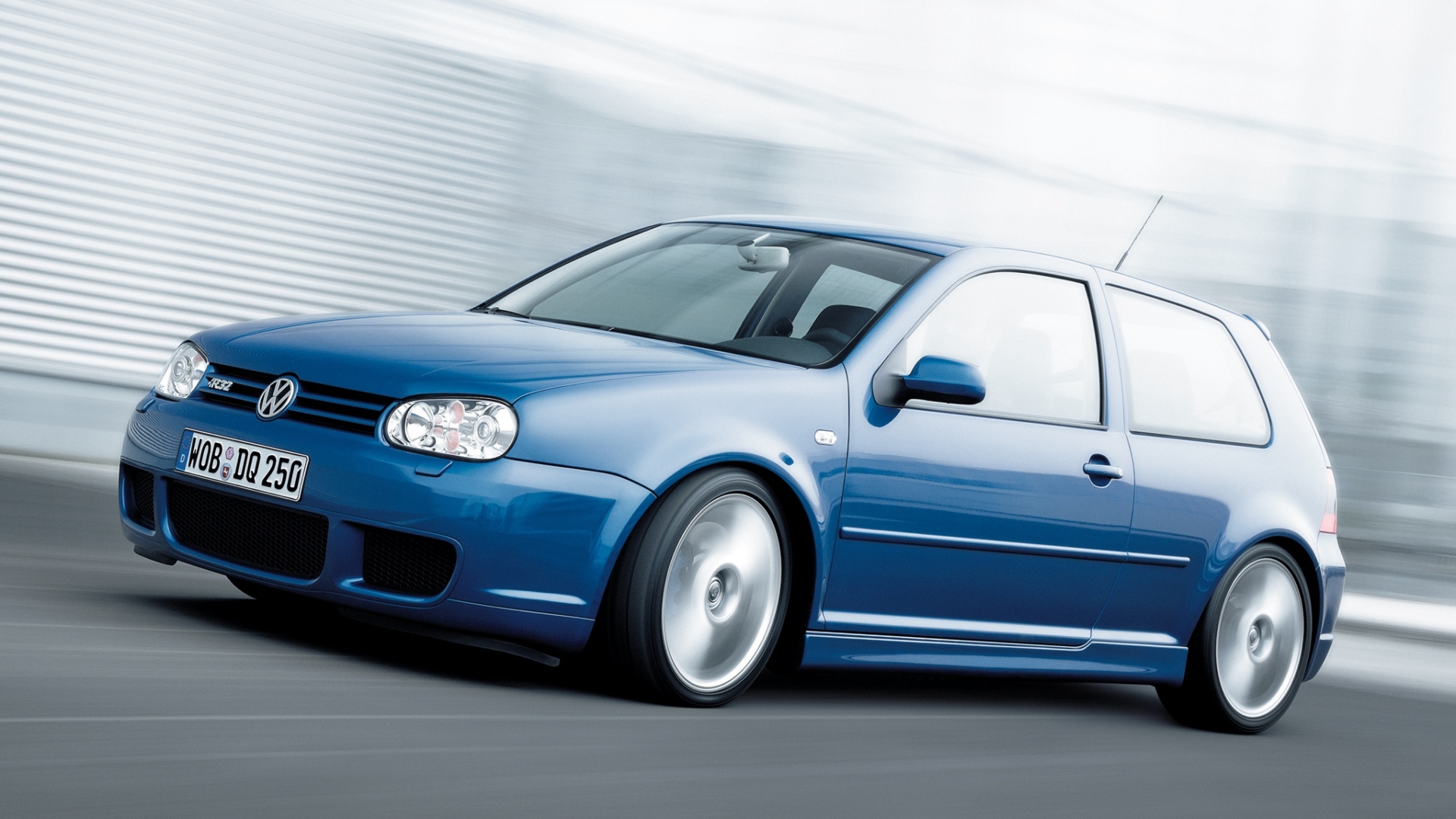 Listino Volkswagen Golf R32 - prezzo - scheda tecnica - velocità - Veloce