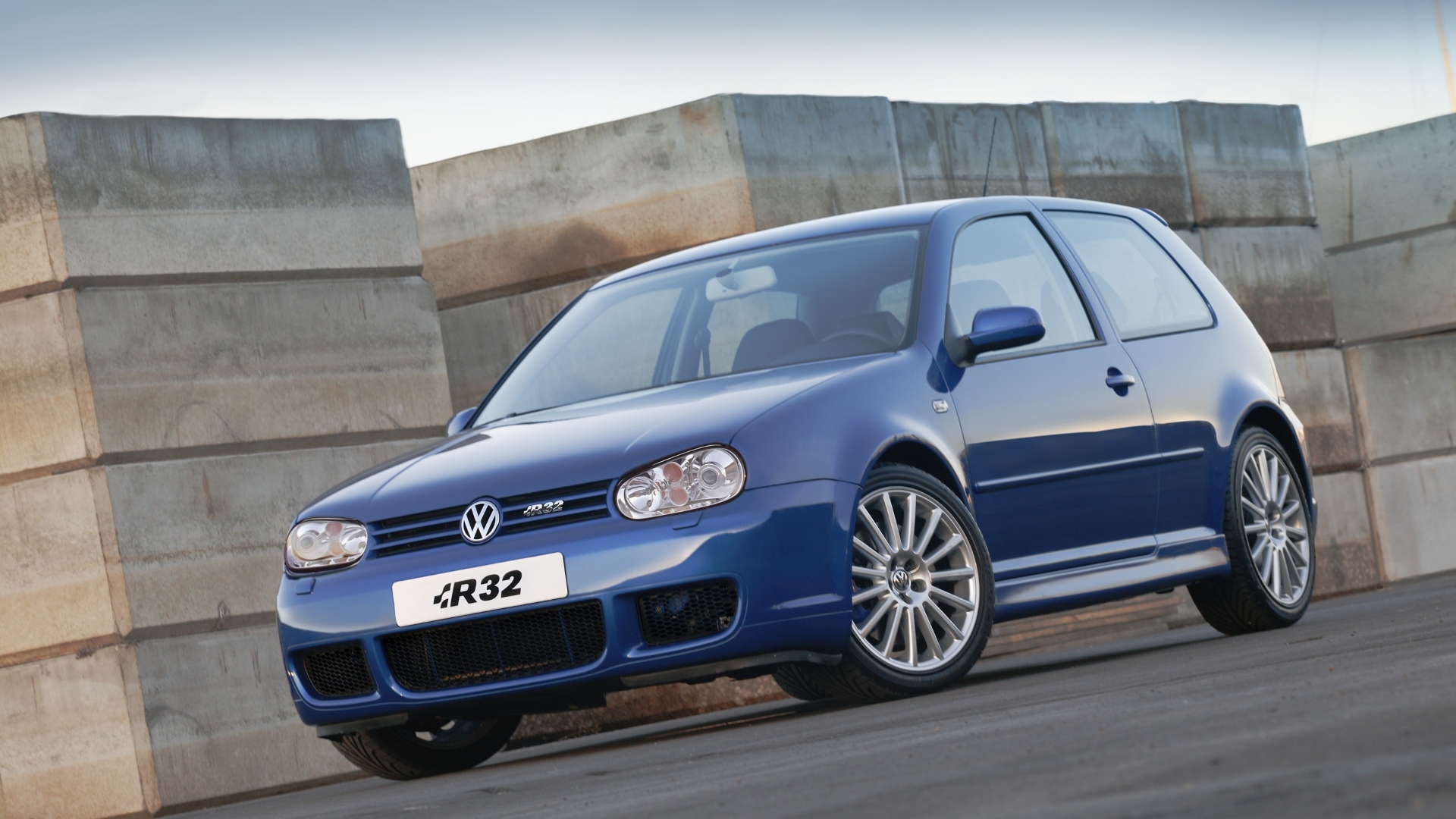 Listino Volkswagen Golf R32 - prezzo - scheda tecnica - velocità - Veloce