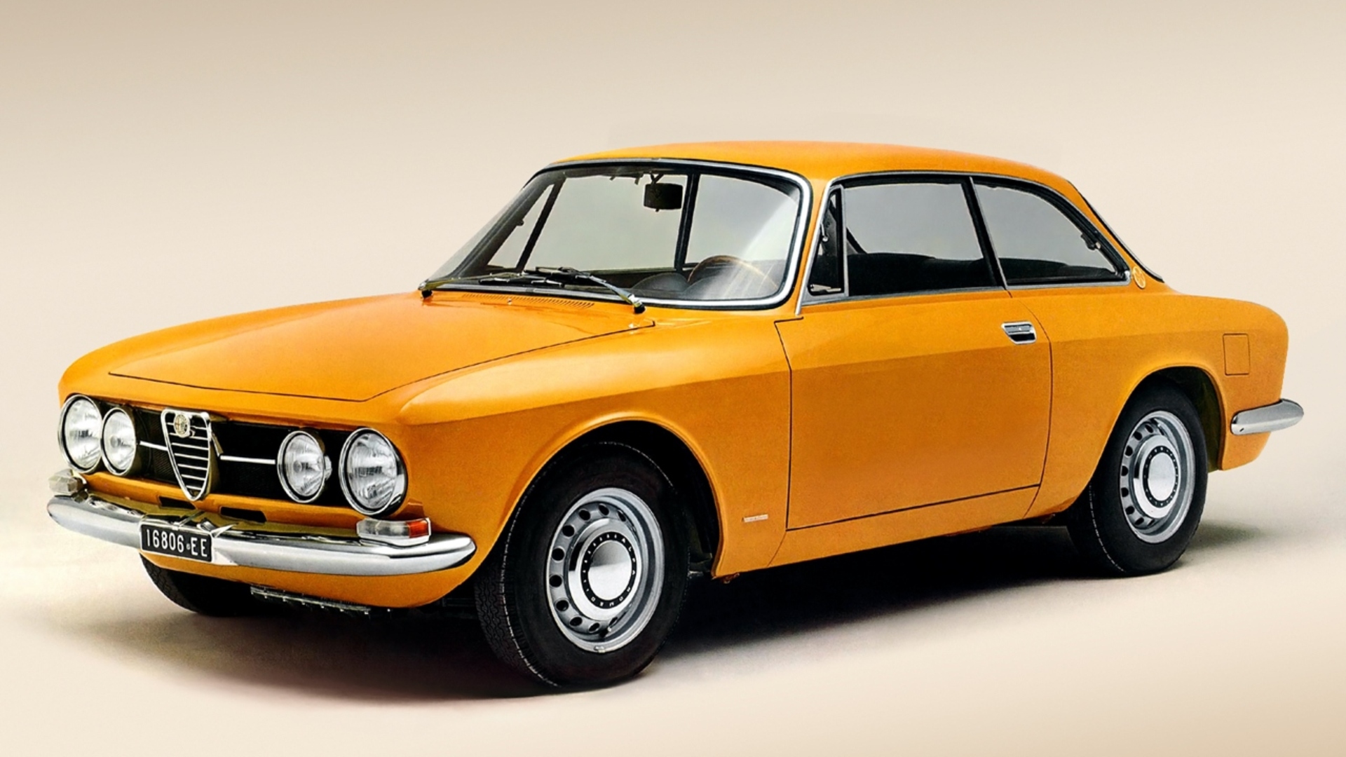 Alfa Romeo Giulia GT, 60 anni di grinta e bellezza - Veloce