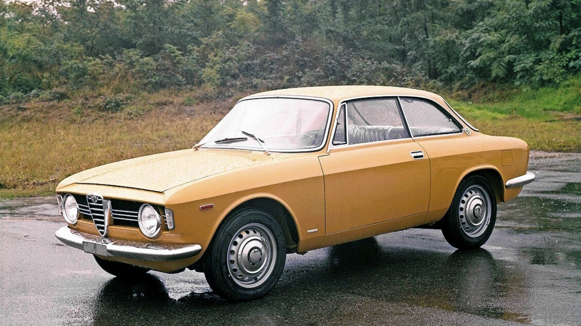 Alfa Romeo Giulia GT, 60 anni di grinta e bellezza - Veloce