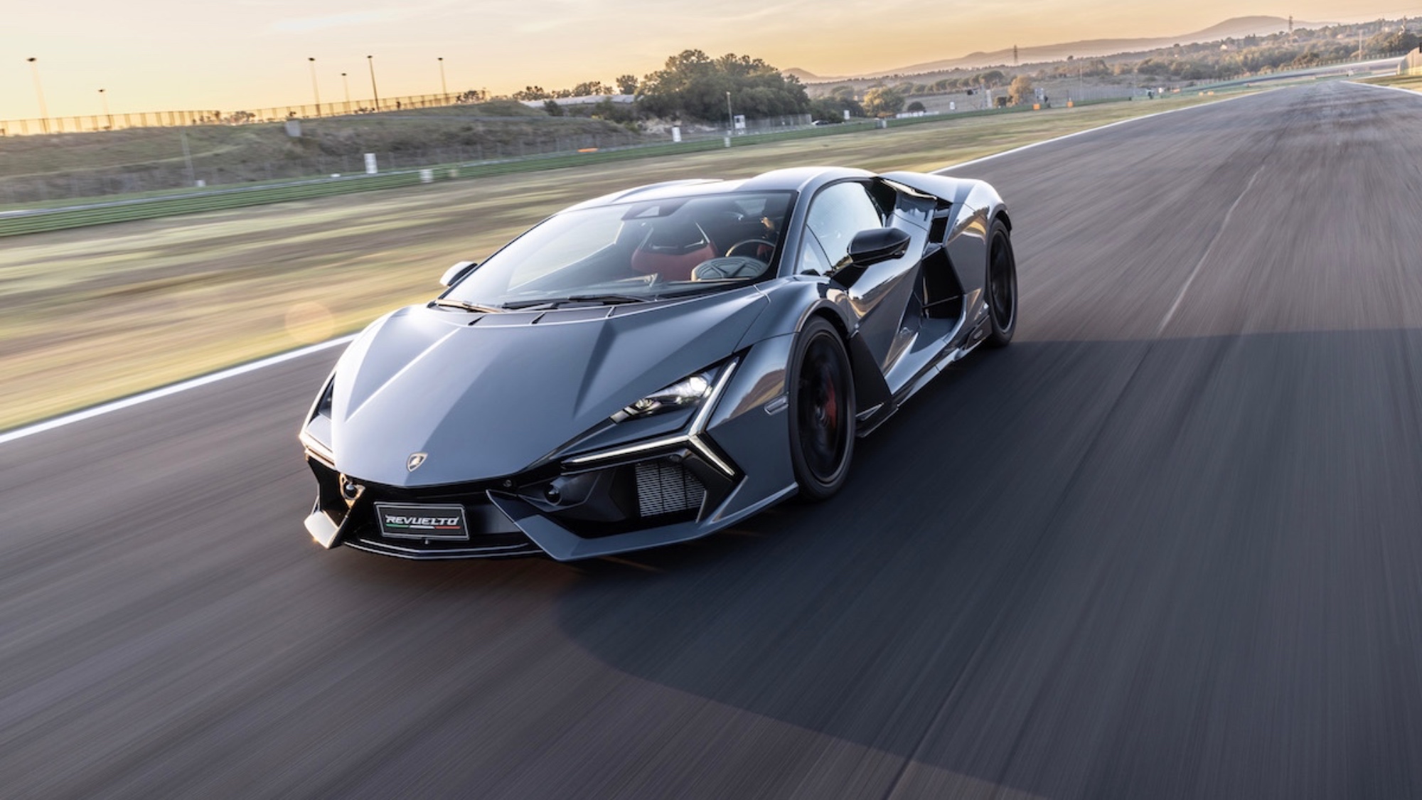 Come te nessuno mai: in pista con la Lamborghini Revuelto - Veloce