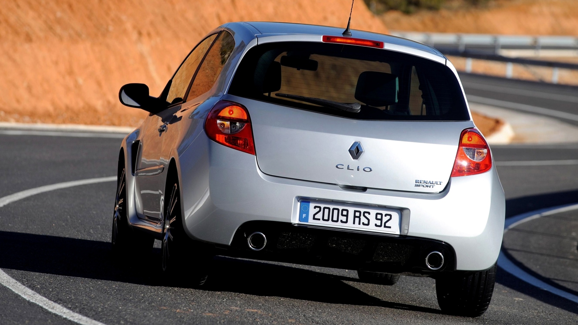 Listino Renault Clio RS - prezzo - scheda tecnica - velocità - Veloce