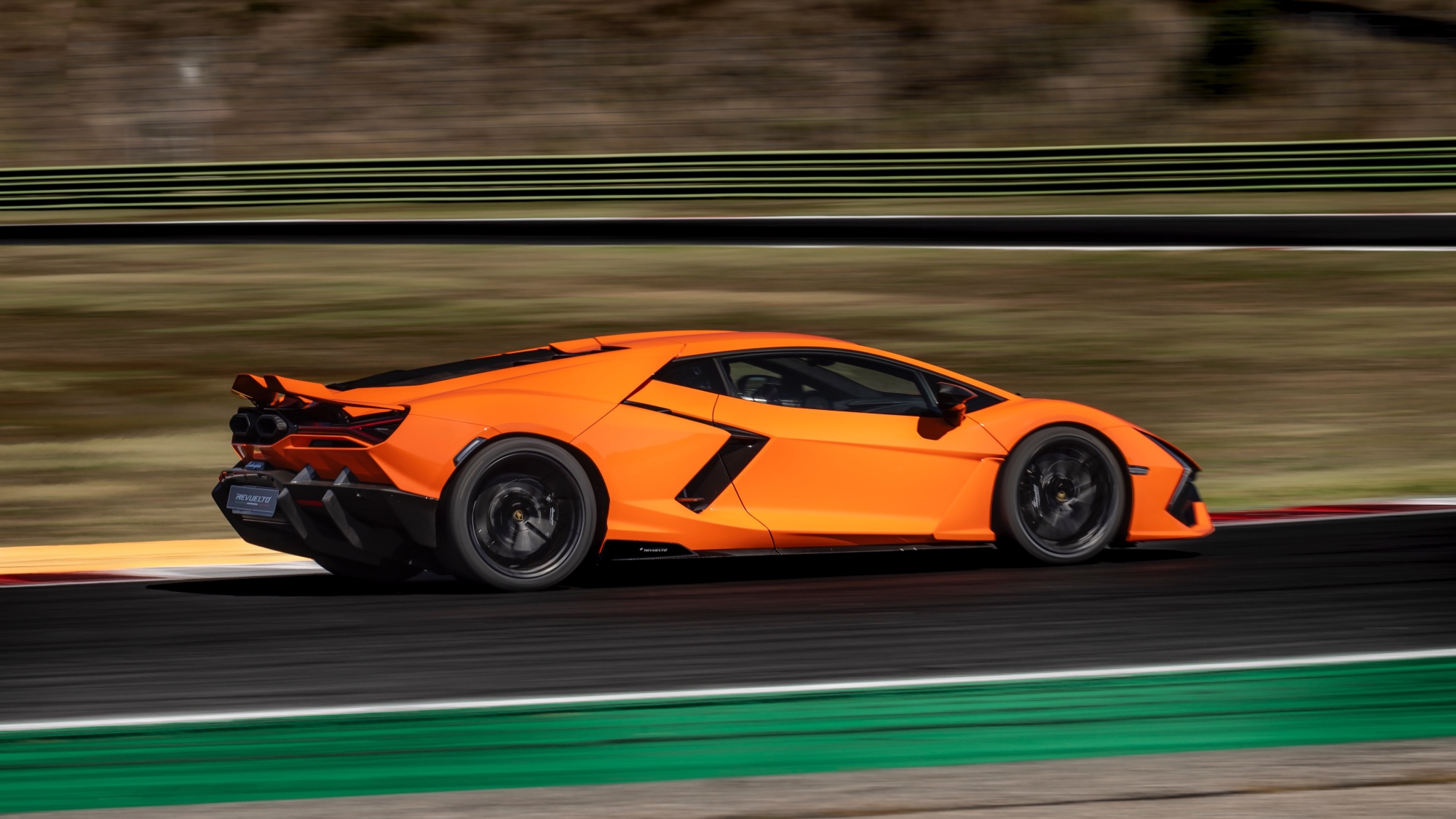 Listino Lamborghini Revuelto - prezzo - scheda tecnica - velocità - Veloce