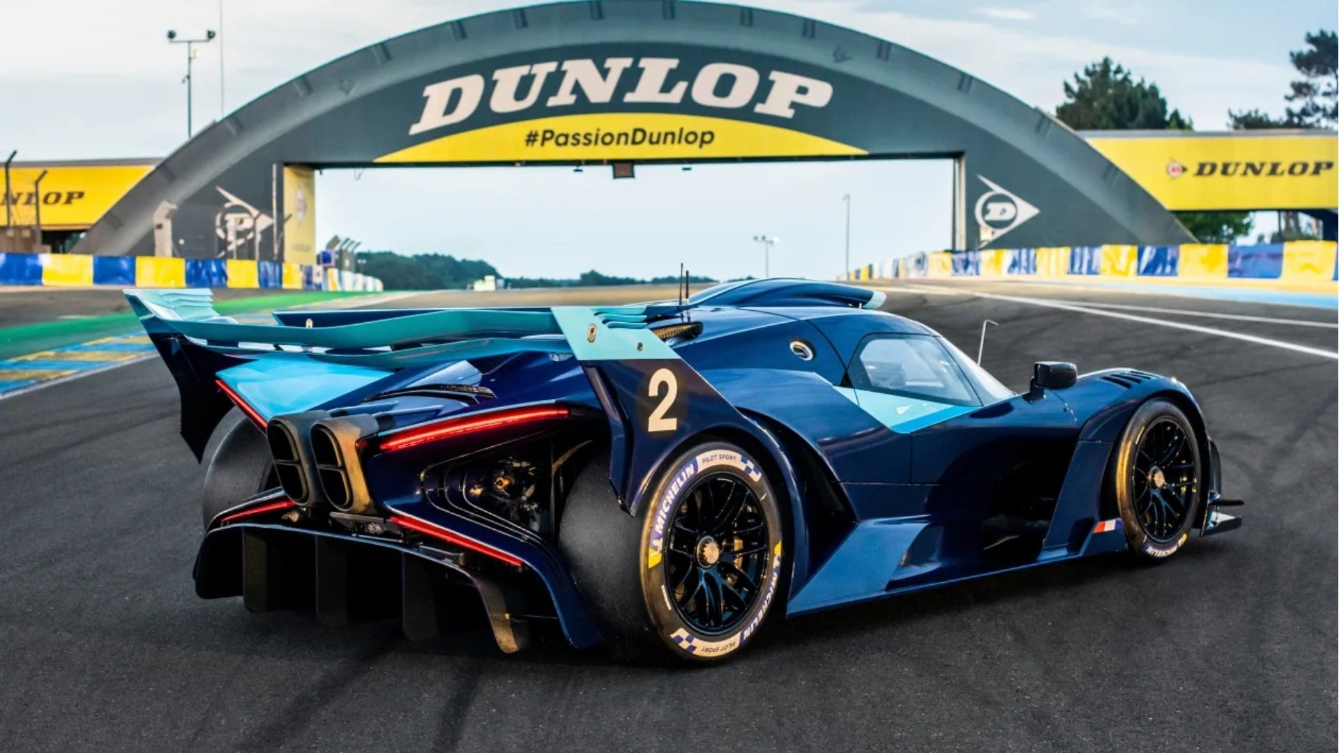 Bugatti Bolide, così la frenata sarà da record - Veloce