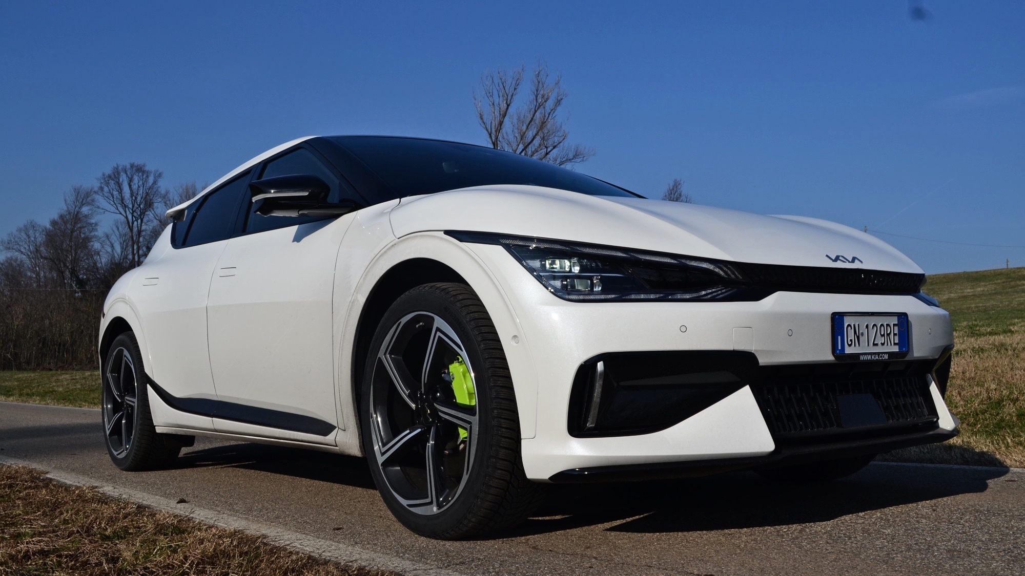 GT elettriche a confronto: Kia EV6 GT vs Ford Mustang Mach-e GT - Veloce