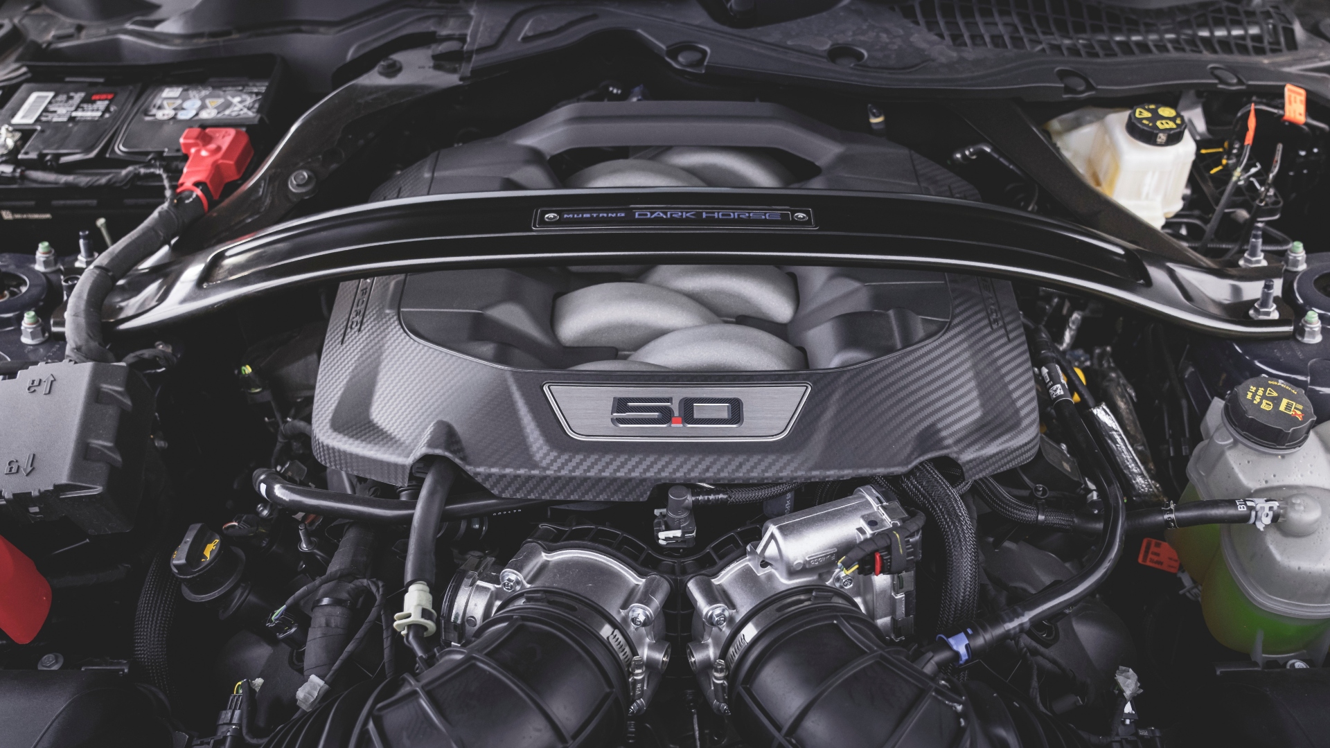 Ford Mustang: che goduria, la Dark Horse - Veloce