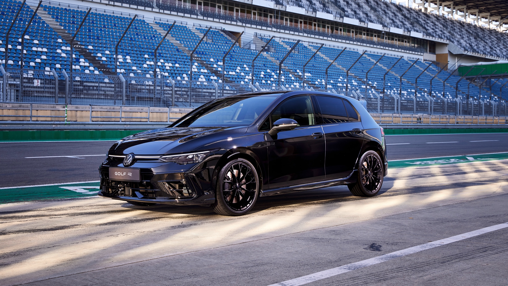 Volkswagen Golf R, ancora più potente ancora più veloce - Veloce