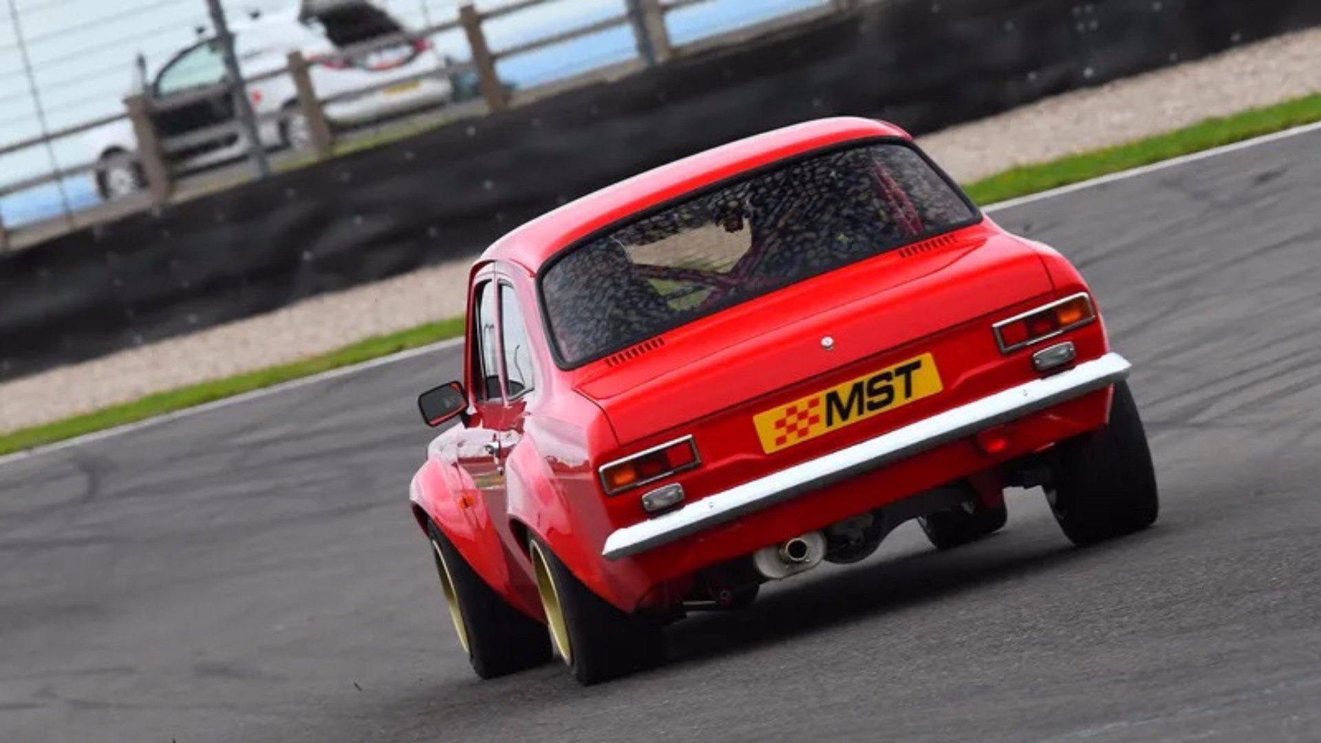 La MST MK1 è tutta un'altra Ford Escort RS - Veloce