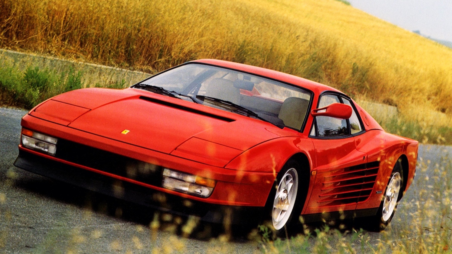 Cosa c'è di più Anni '80 di una Ferrari Testarossa? - Veloce