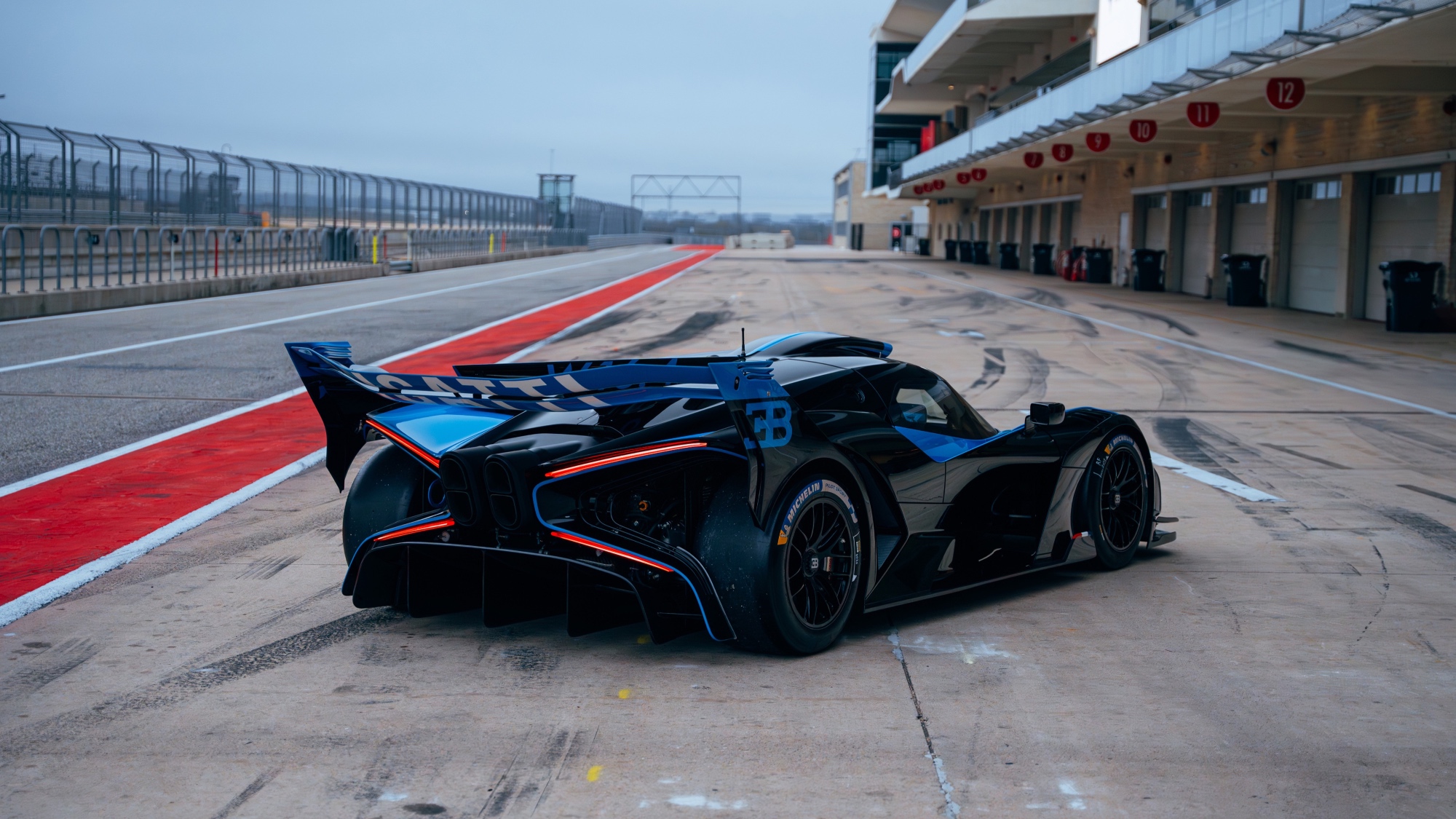 La Bugatti Bolide è finalmente scesa in pista (a 333 km/h) - Veloce