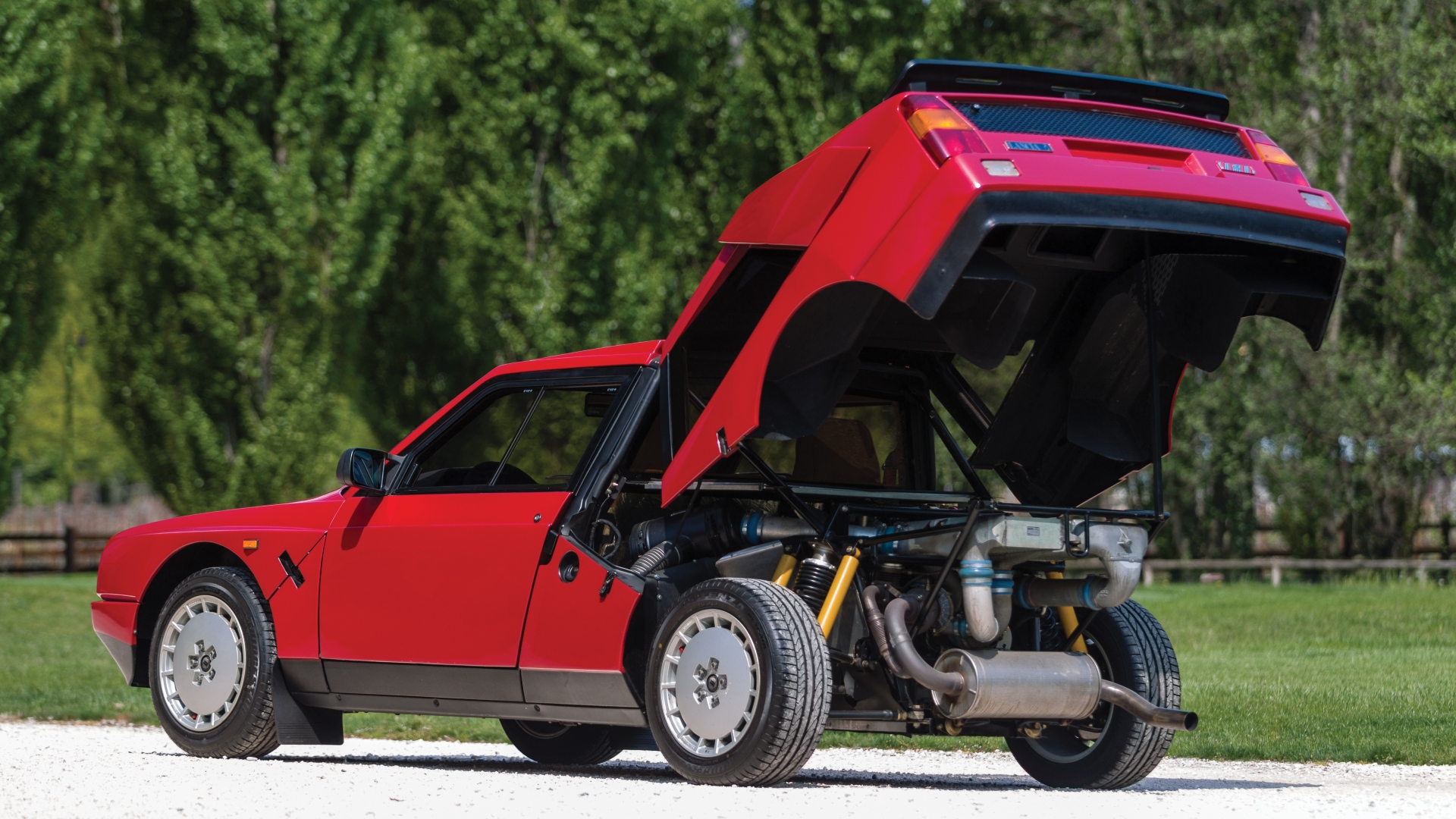 Lancia Delta S4 0 100