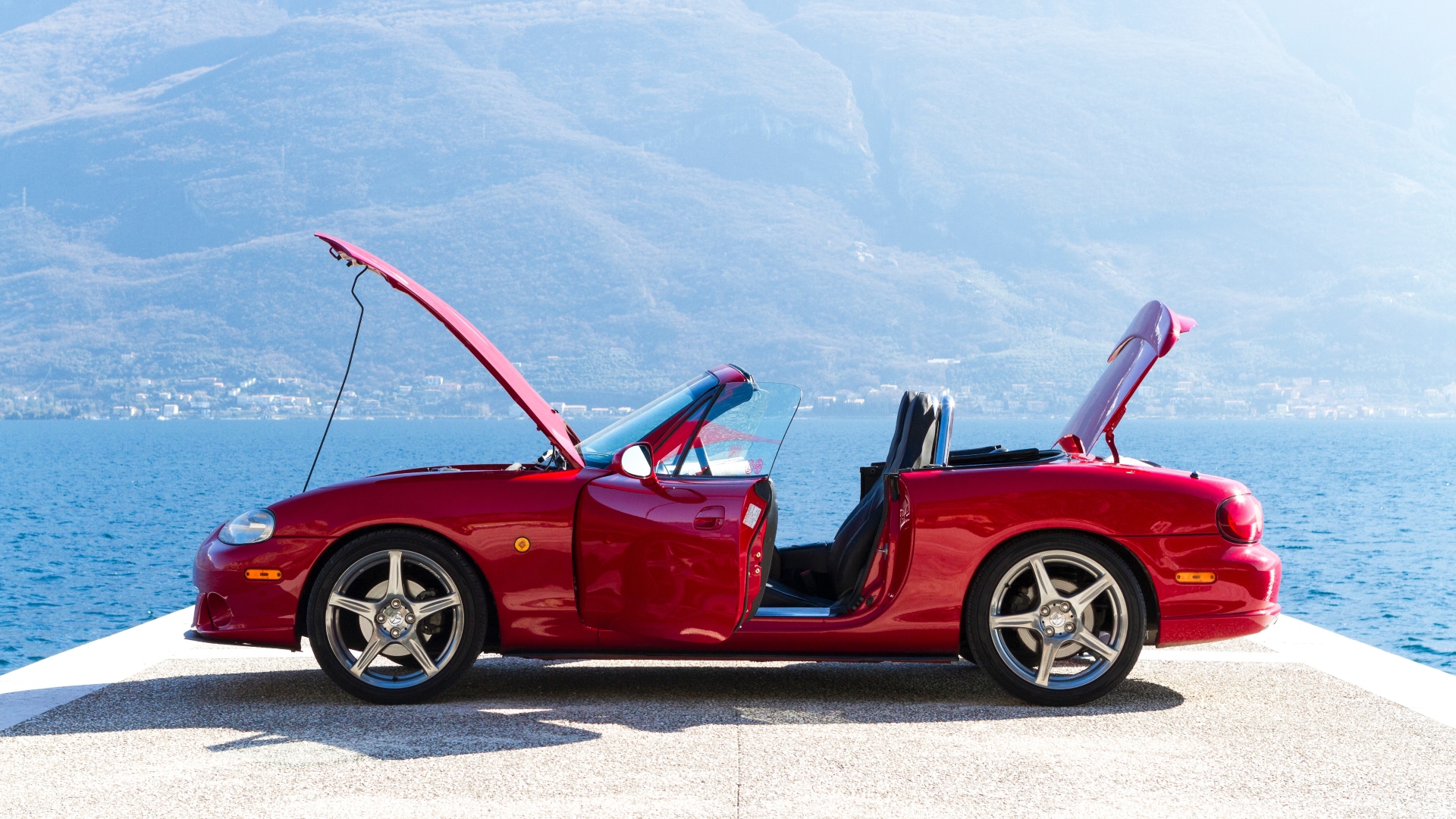 Mazda MX-5 NB: brividi a buon mercato - Veloce