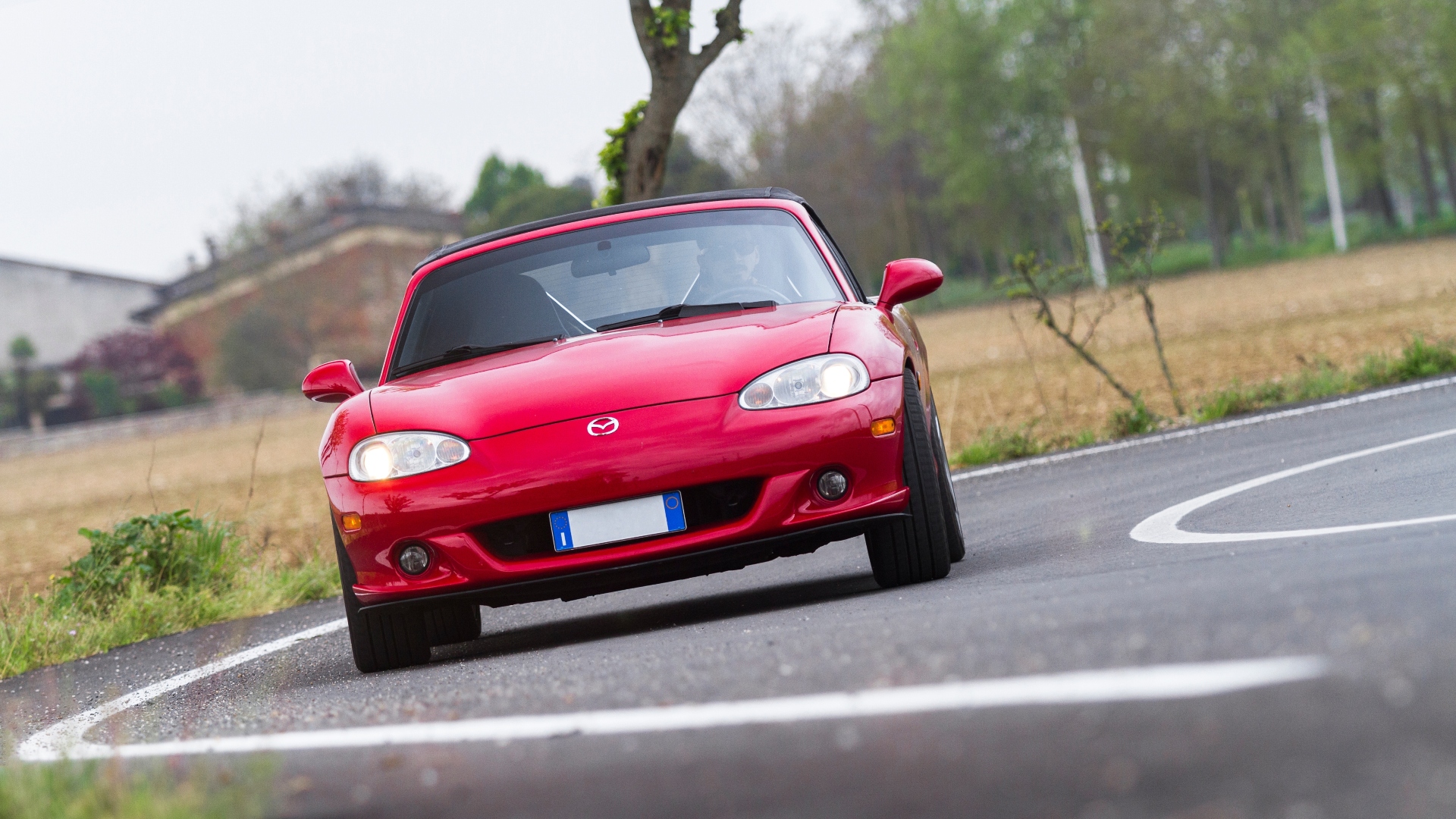 Mazda MX-5 NB: brividi a buon mercato - Veloce
