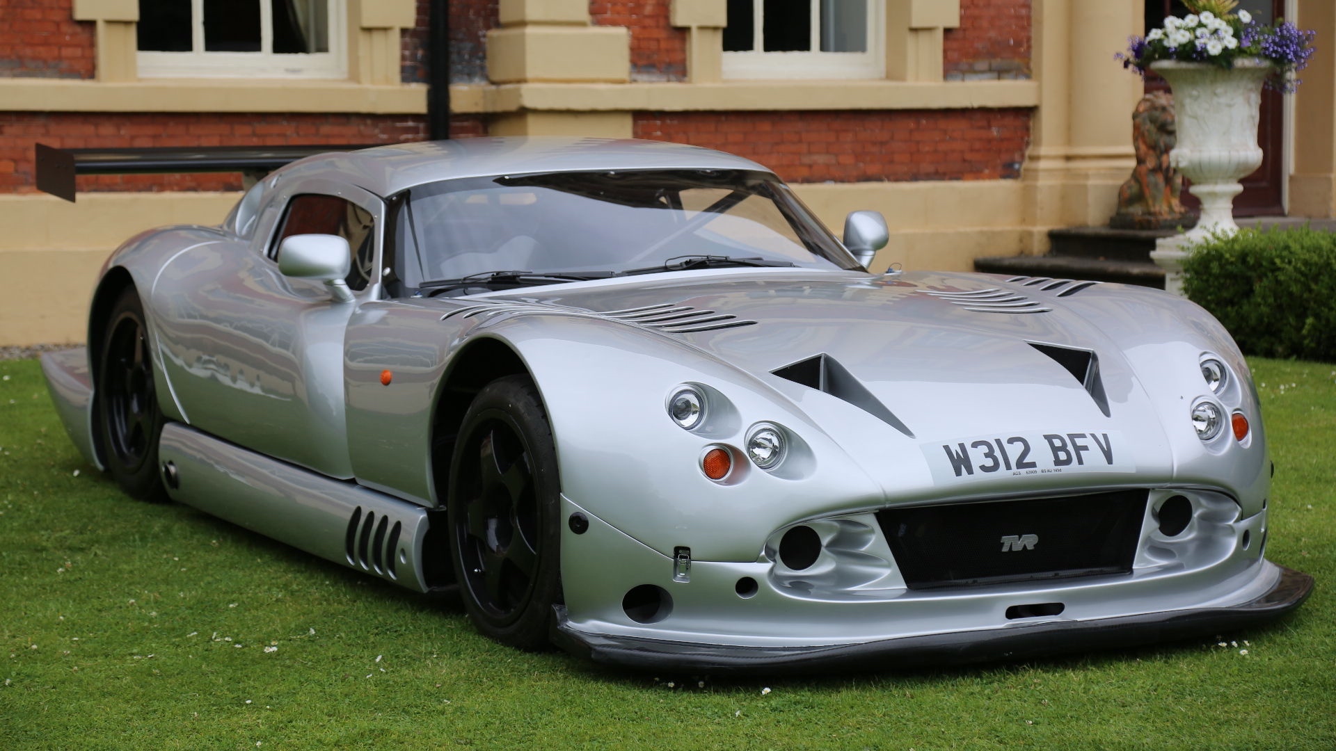 TVR Cerbera Speed 12: il poker di "bestie" - Veloce