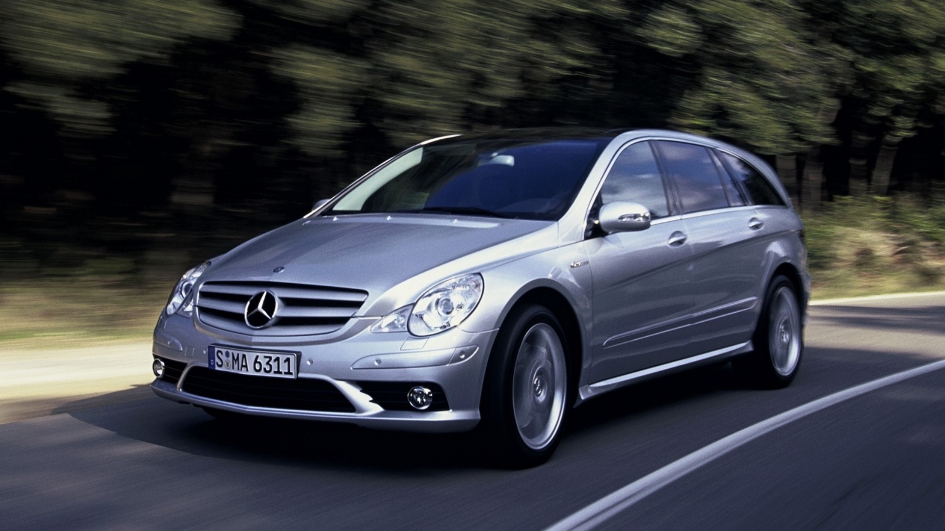 R 63 AMG: la MPV (col V8) più rara di una Gullwing - Veloce