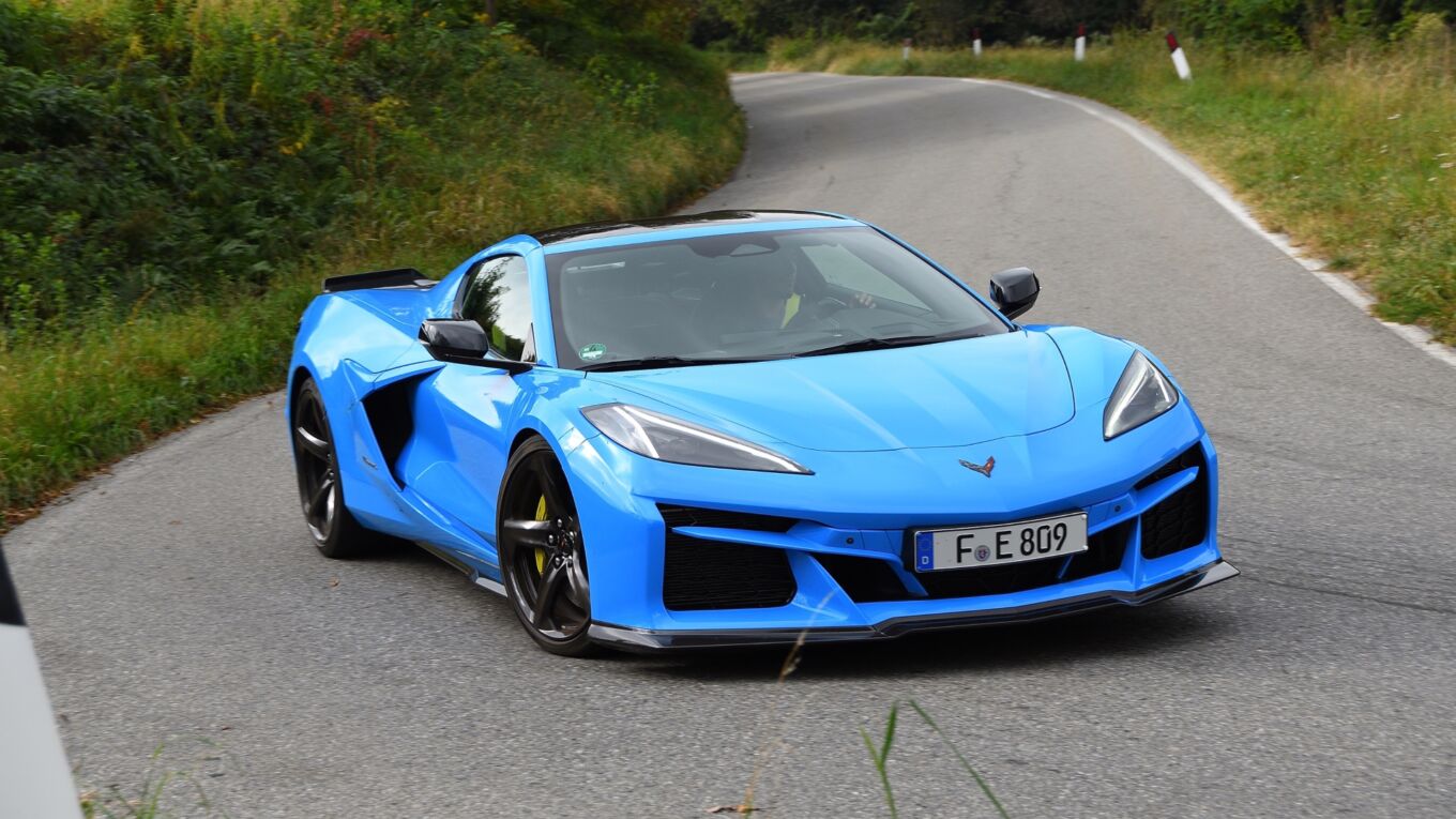 Corvette E-Ray: il brivido dell'ibrido - Veloce