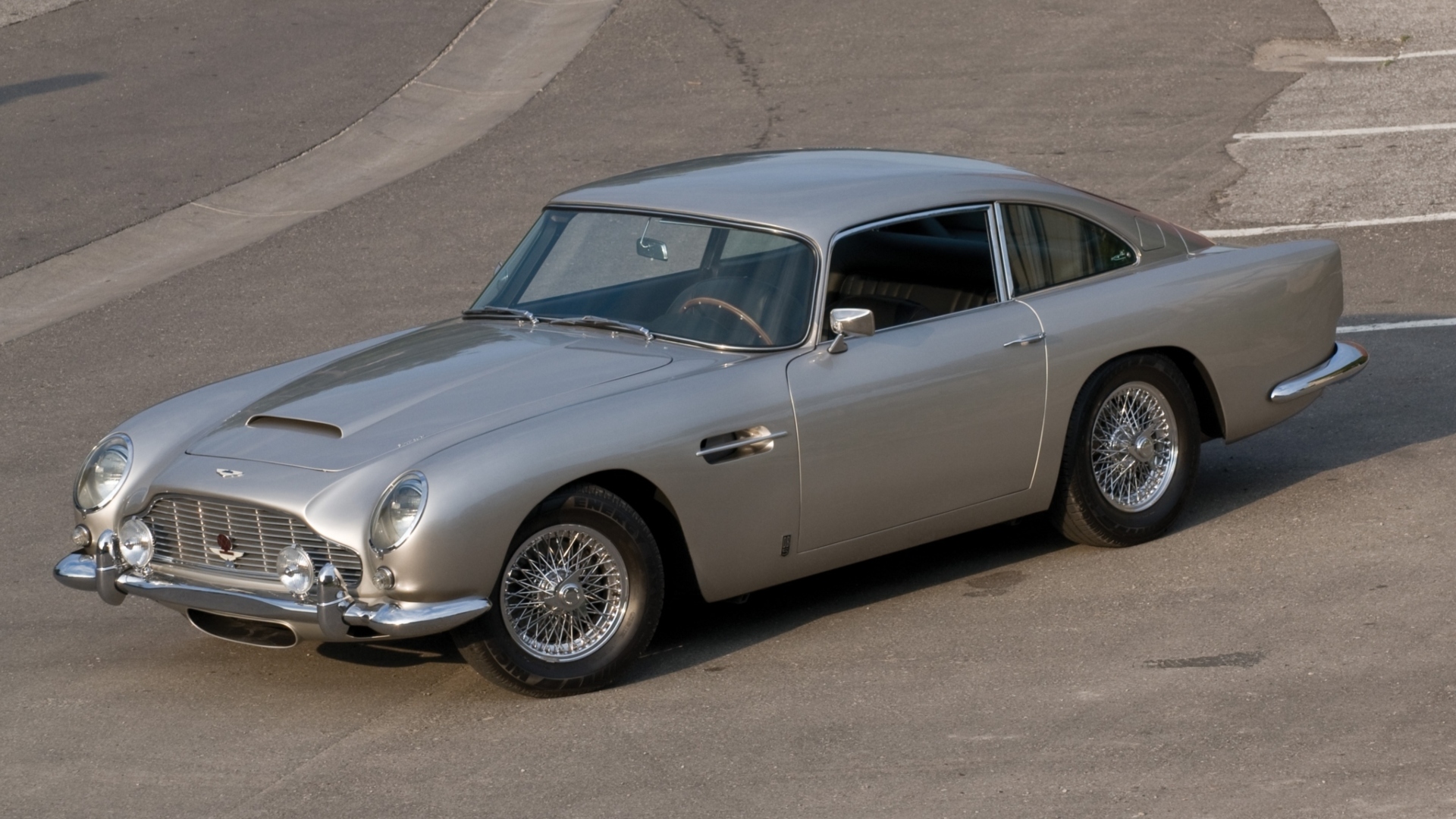 Listino Aston Martin DB5 - prezzo - scheda tecnica - velocità - Veloce
