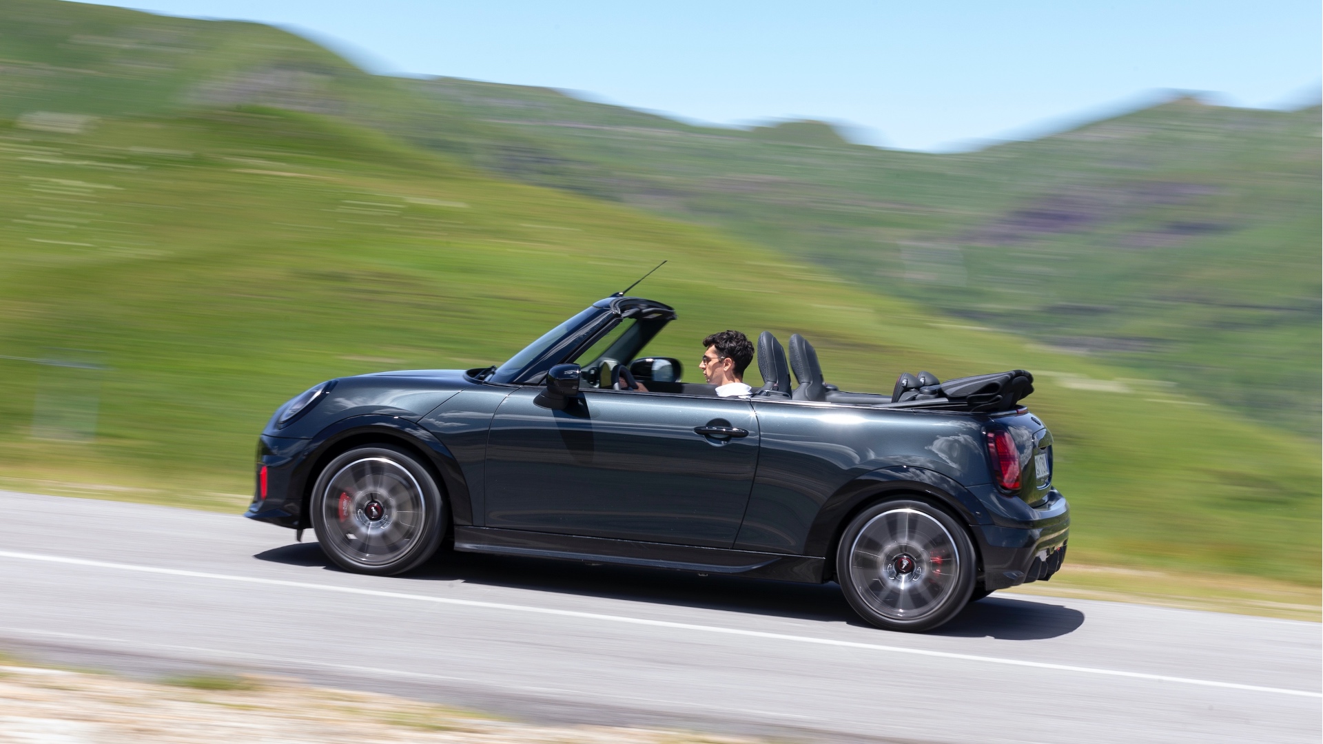 Mini JCW Cabrio: più stilosa o grintosa? - Veloce